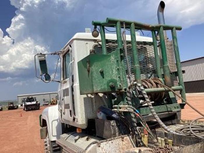 Used 2000 Mack CH613 Winch Truck - Winch - Headache Rack for Sale in ...