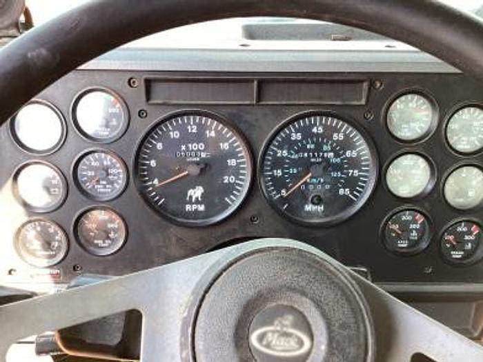 Used 2000 Mack CH613 Winch Truck - Winch - Headache Rack for Sale in ...