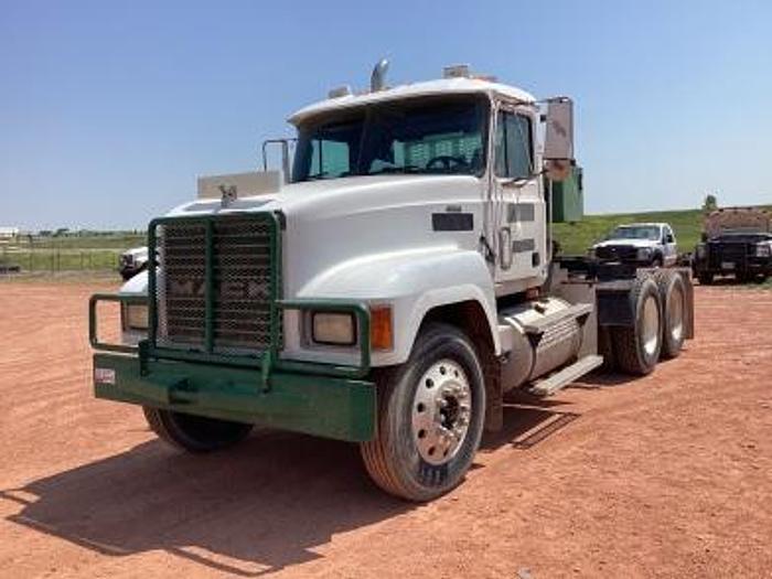 Used 2000 Mack CH613 Winch Truck - Winch - Headache Rack for Sale in ...