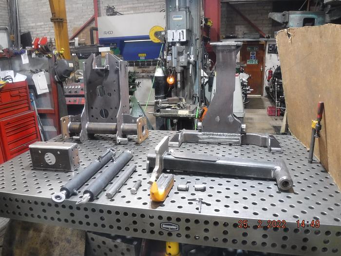 New UNIMOG UGN PICK UP HITCH for Sale in Ingleton, United Kingdom