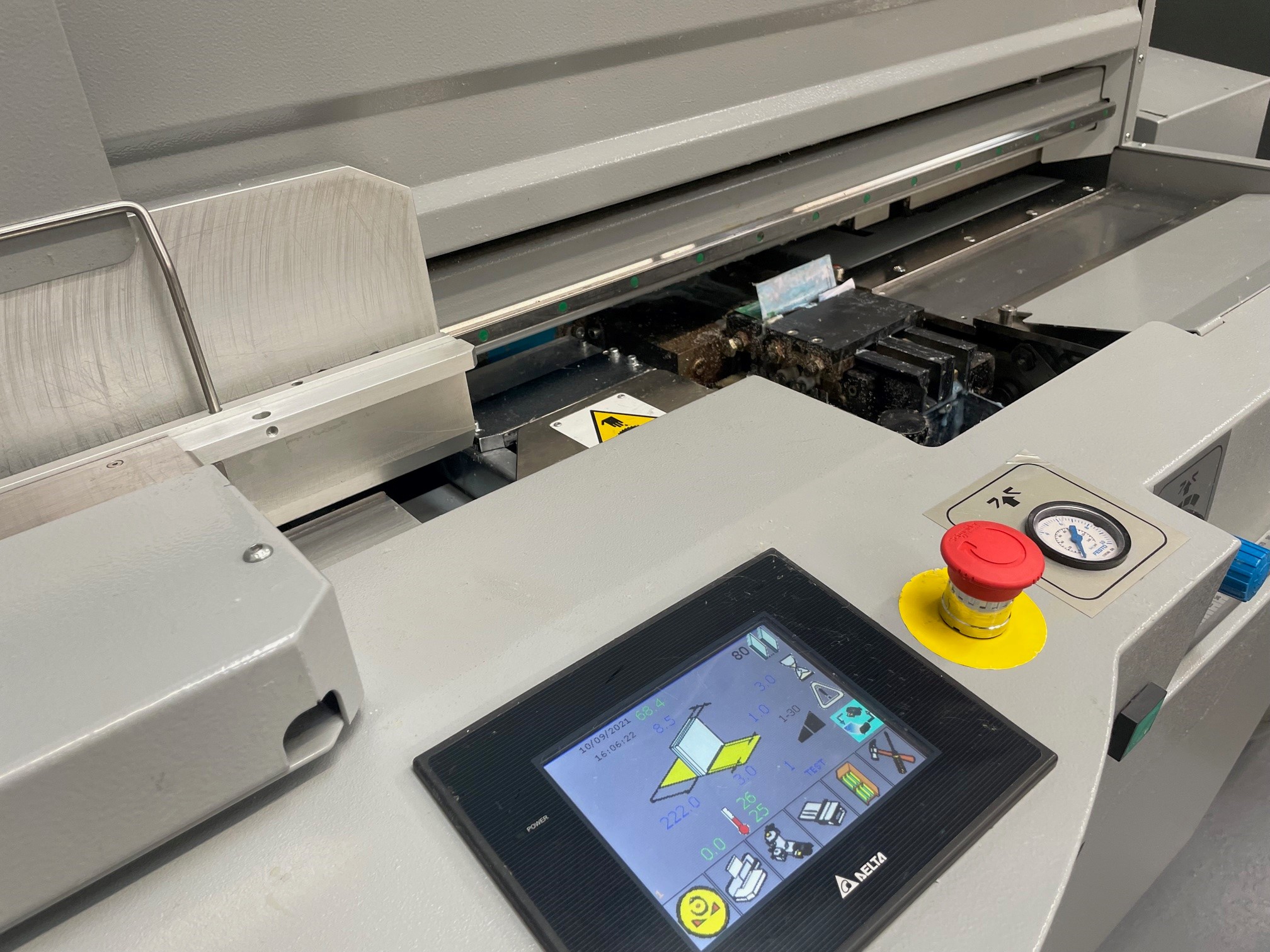 Morgana DigiBook 200 PUR Binder - Glendale Presentation Solutions