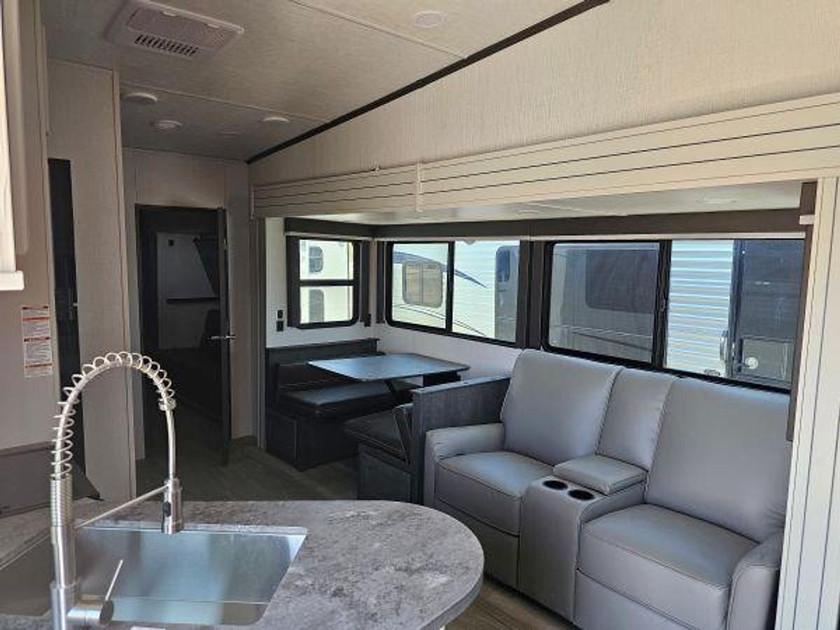 New 2025 Keystone RV Cougar Half-Ton 32BHS for Sale in Anthony, Texas