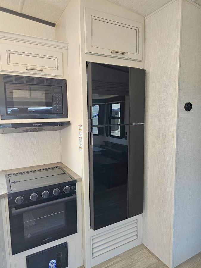 New 2025 Keystone RV Cougar Half-Ton 32BHS for Sale in Anthony, Texas