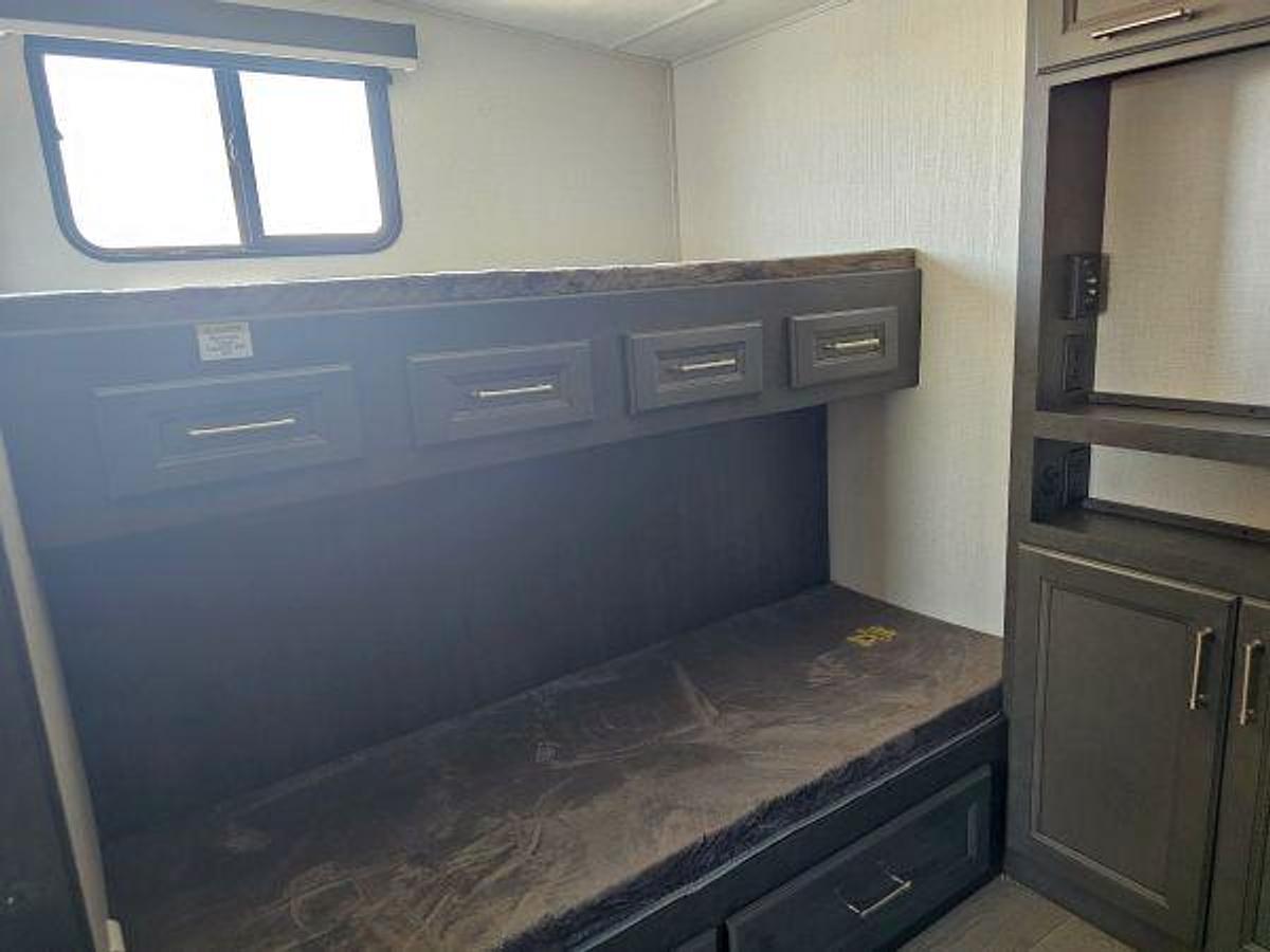 New 2025 Keystone RV Cougar Half-Ton 32BHS for Sale in Anthony, Texas