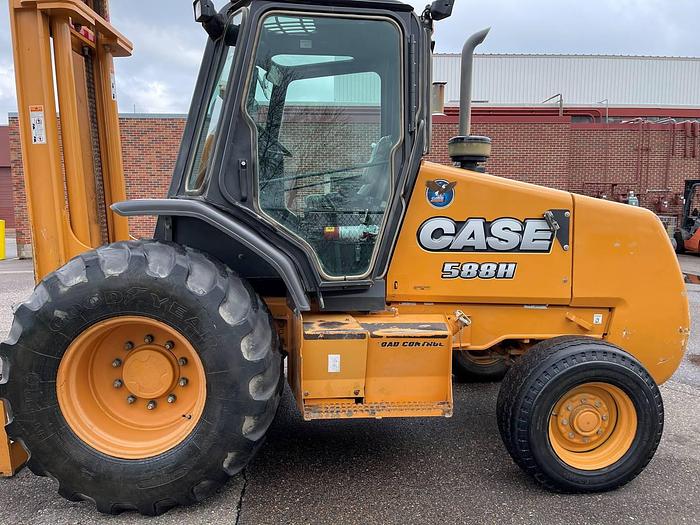Used 2015 Case 588H Rough Terrain Forklift for Sale in Texas