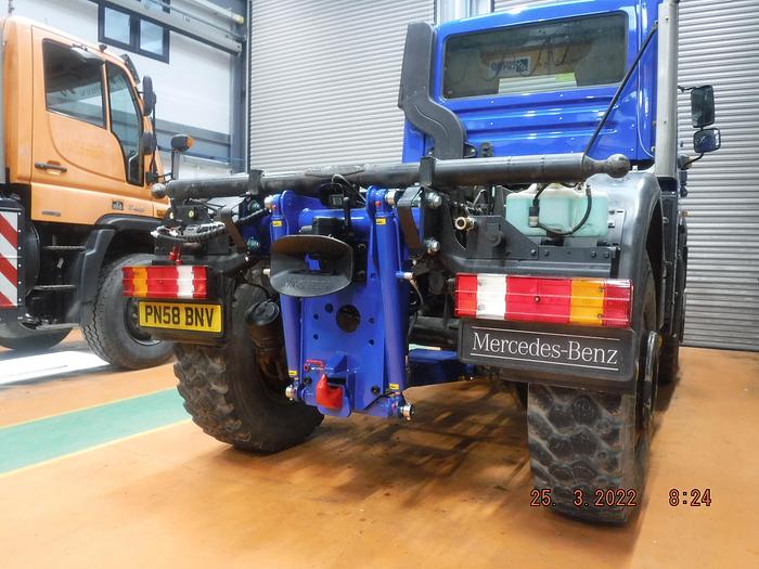 New UNIMOG UGN PICK UP HITCH for Sale in Ingleton, United Kingdom
