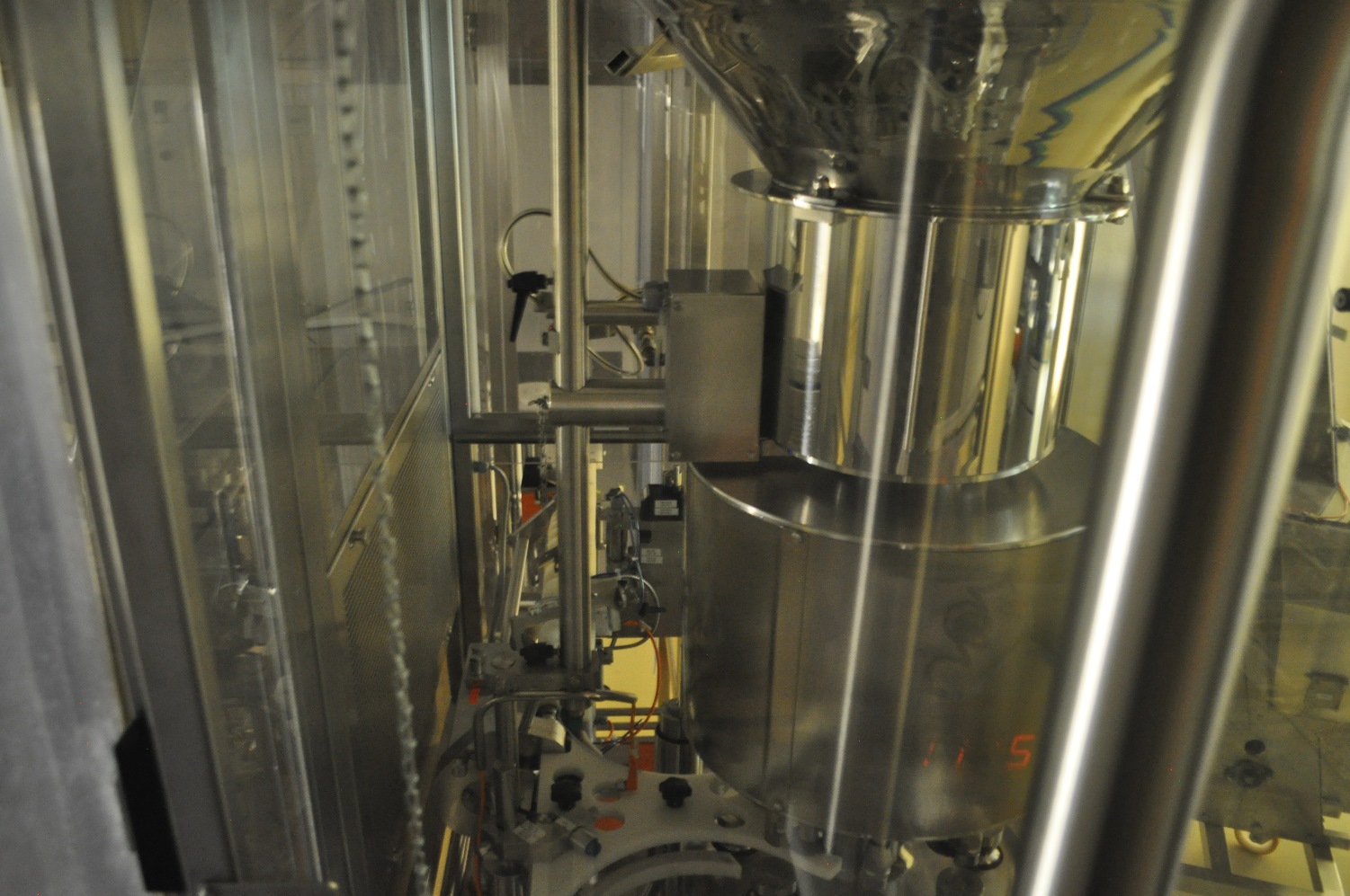 Usato IMA - Tappatrice - ALU 400 in vendita presso MLTC-Europe