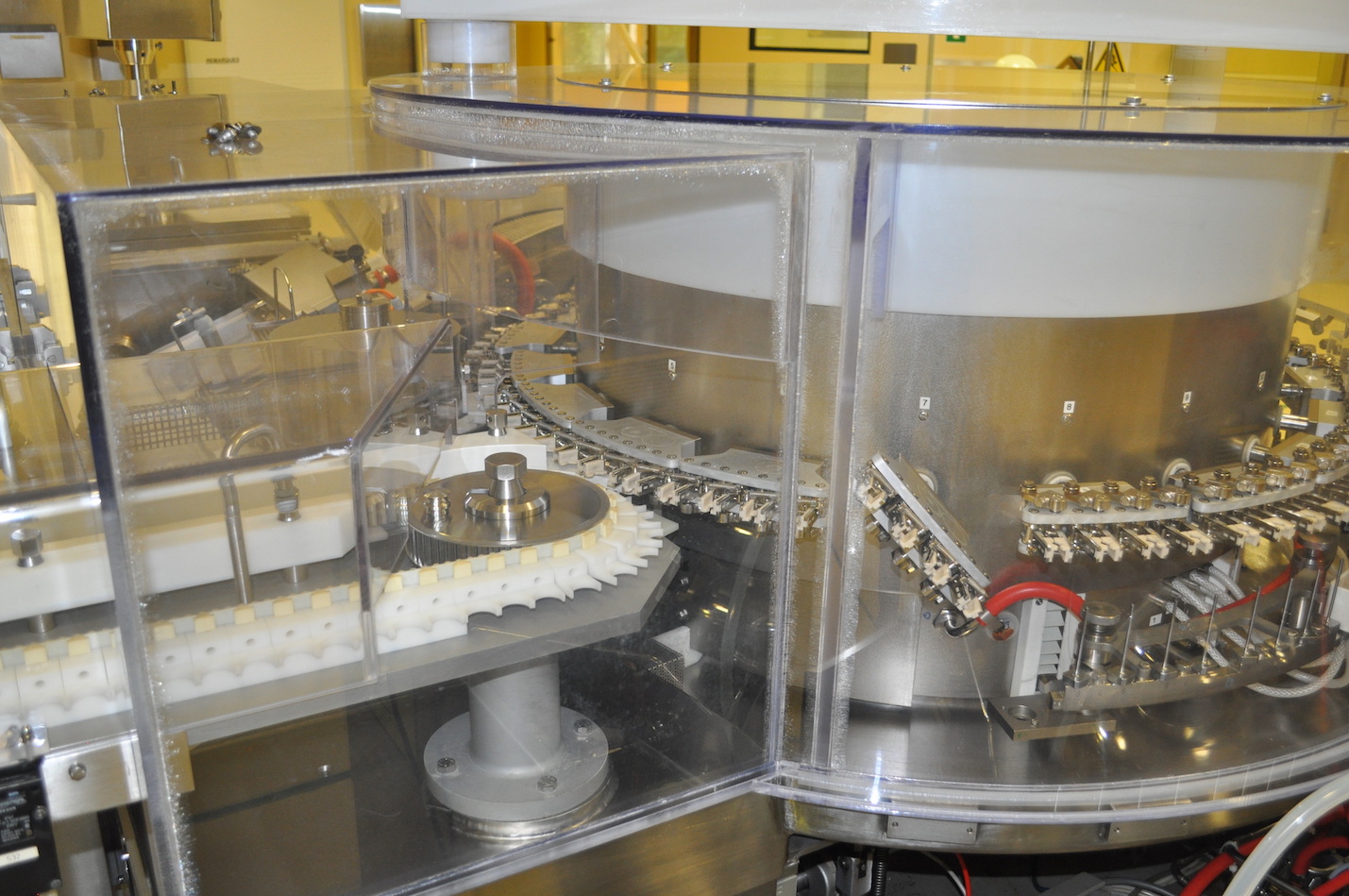 Used Sold BOSCH – Complete Filling Line for Vials – RRU3084 + HQL5221 ...