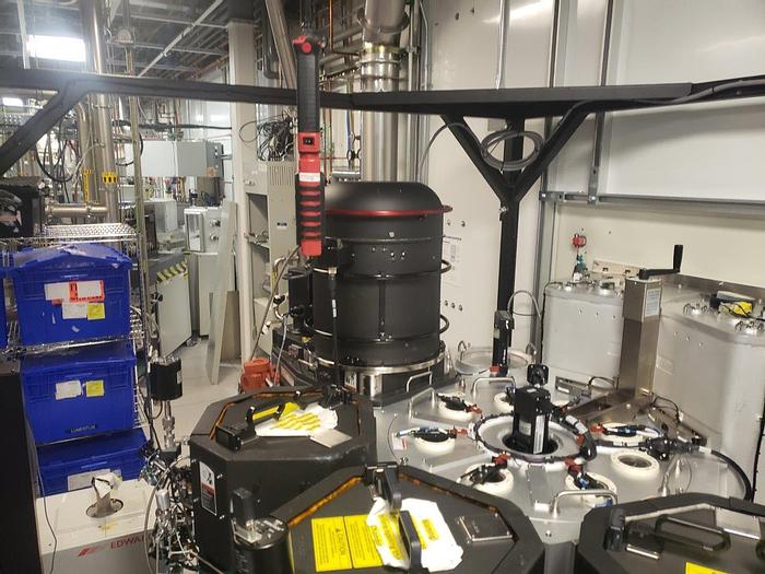 Used 1996 Applied Materials 5200 Centura Dry Etch Cluster Tool for ...