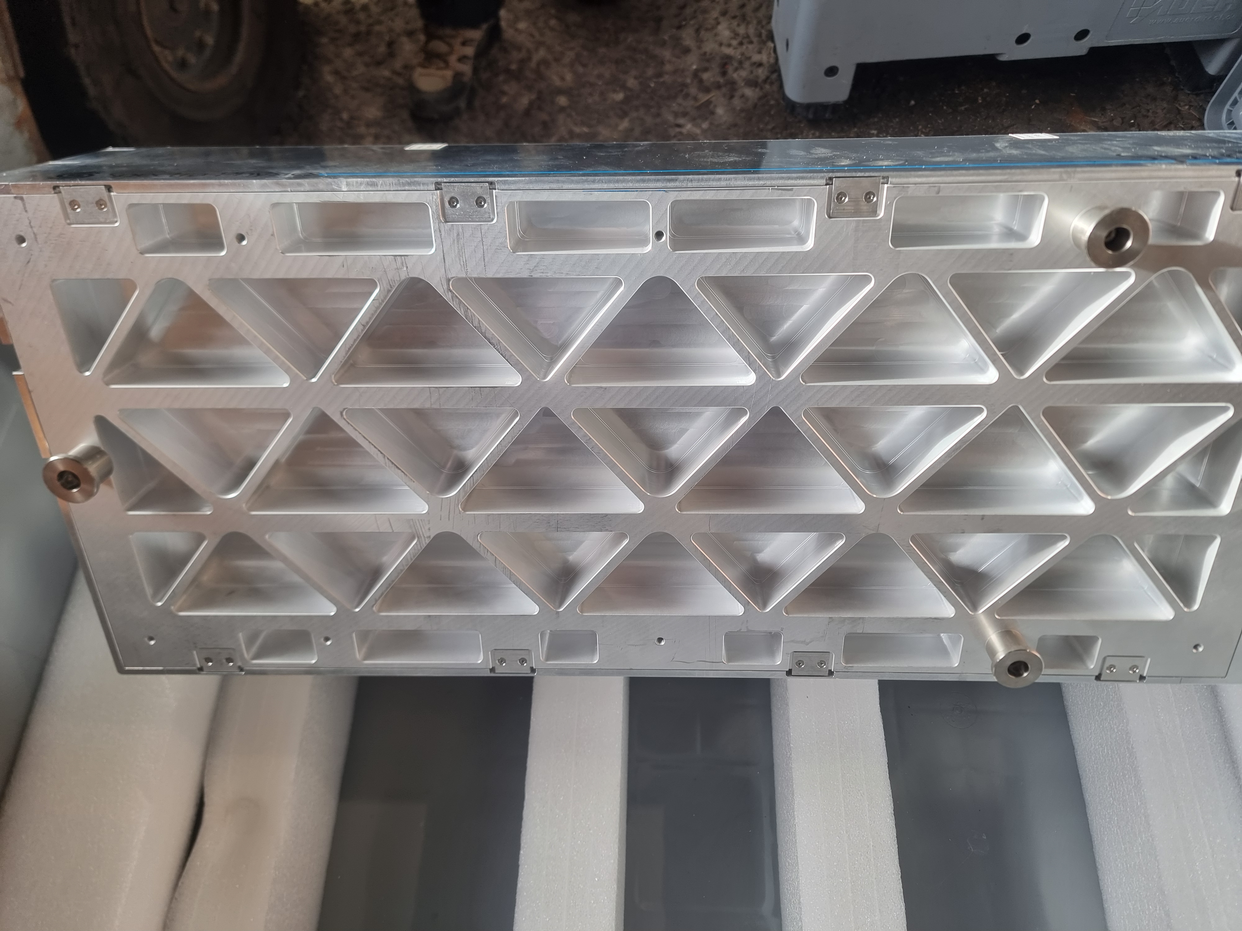 Used Spectra-Physics Spirit Dual Frequency Femtosecond Laser for Sale ...