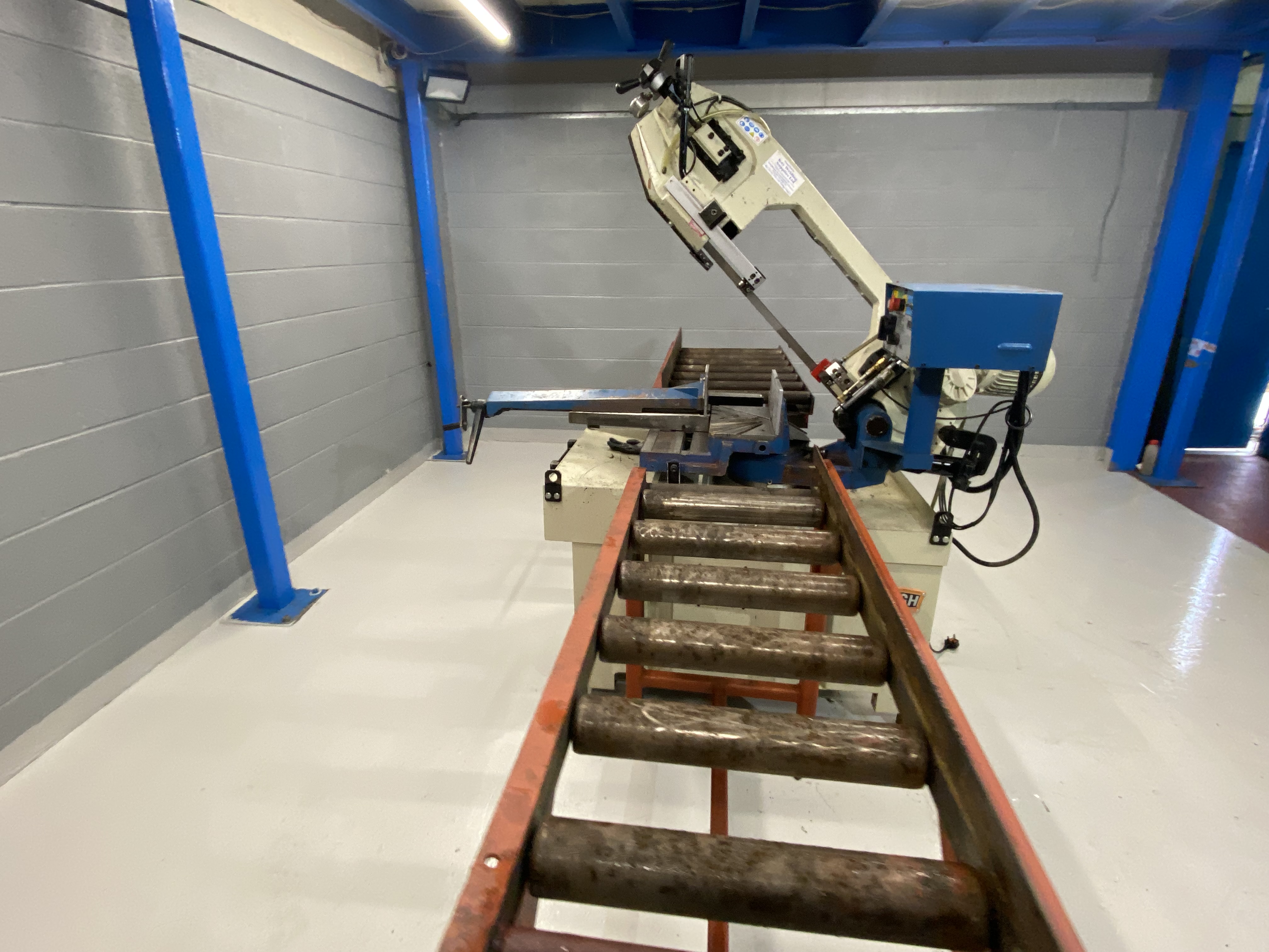 Used Baileigh BS-350M Dual Mitre Horizontal Bandsaw 240 volts for Sale ...