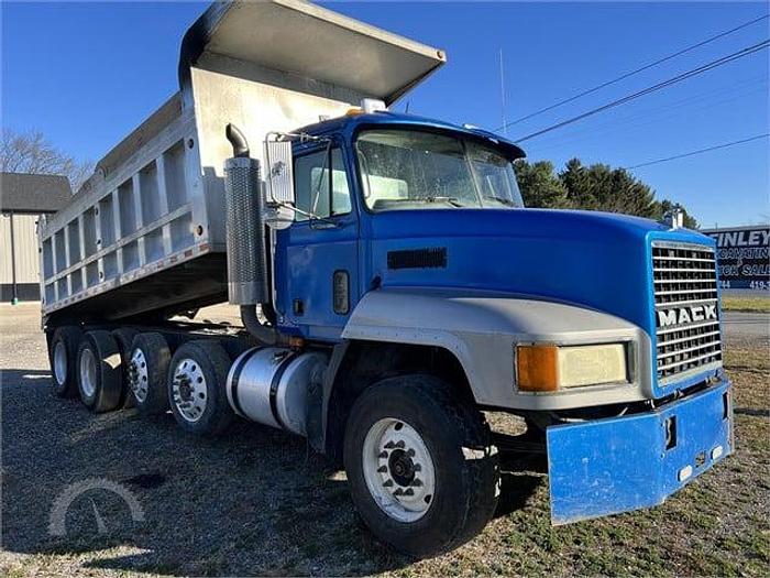 Used Sold 2001 Mack CH613 at Finley Truck Sales