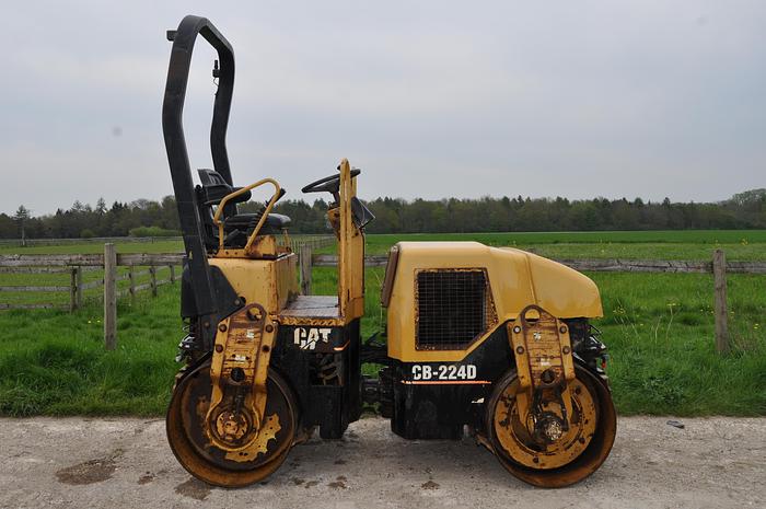 Used 2004 CAT CB-224D for Sale in St Albans, United Kingdom