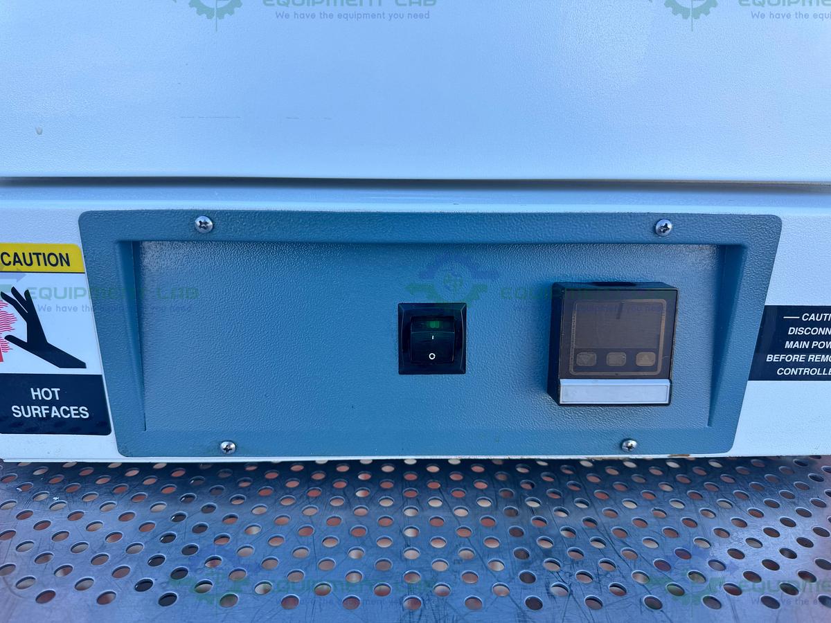 Used Lindberg / Blue M VO914A Vacuum Oven 6° to 260°C, 0.65 cu. ft....