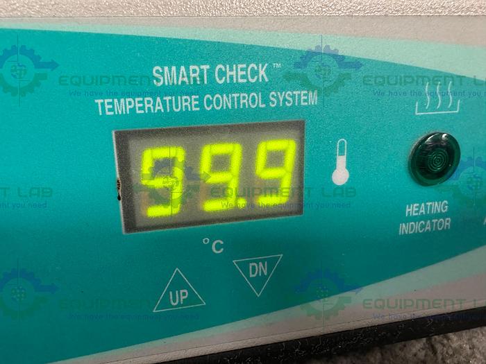 Used Labnet 311ds Temperature Controlled Incubator Shaker 2 5 Cu