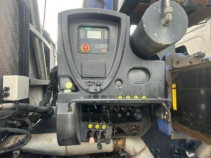 Used 2018 (18) Volvo FM460 8x2 Rearlift Beavertail for Sale at Corm...