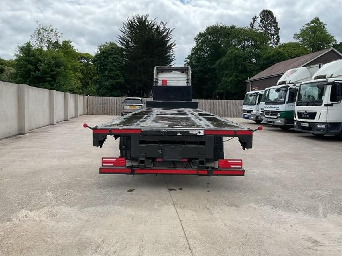 Used 2016 Cartwright Tri Axle Stepframe Flat Trailer for Sale at Co...