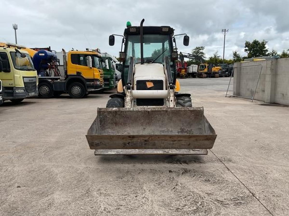Used 2010 JCB 2CX Airmaster Backhoe Loader for Sale at Cormac Leona...