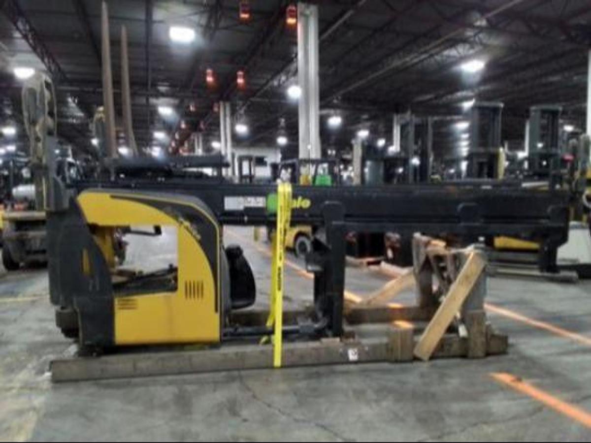 Yale NR045EBN | CSA Reach Truck | 401” Lift | Brampton ON