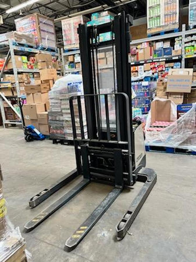CSA Stacker|Crown SX3000-40 Walkie Straddle|GTA
