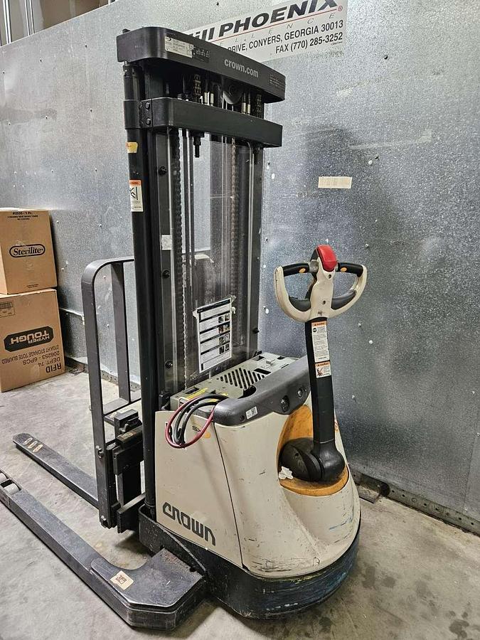 CSA Stacker|Crown SX3000-40 Walkie Straddle|GTA