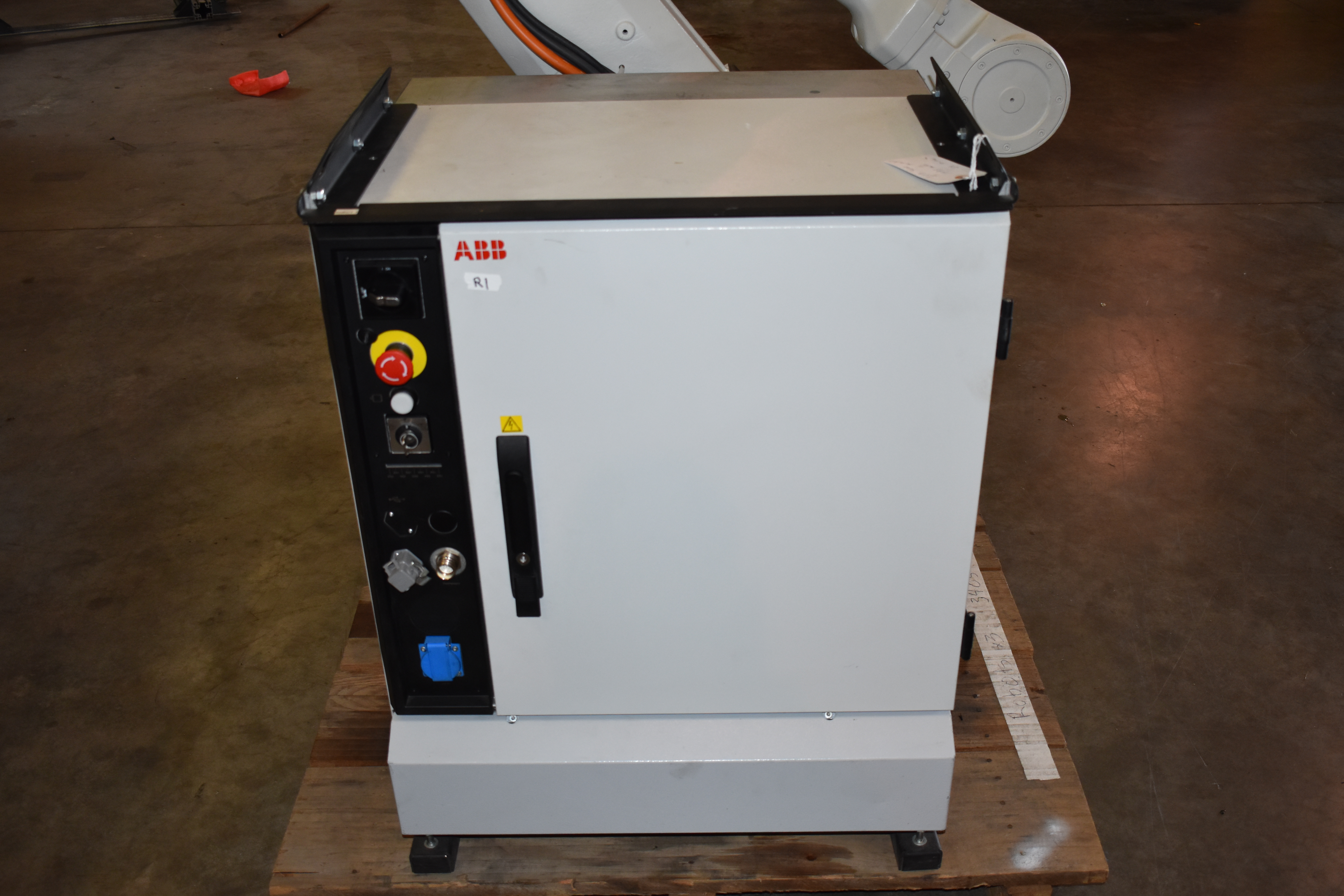 Refurbished ABB IRB 4600-60/2.05 Industrial Robot with IRC5 Controller ...