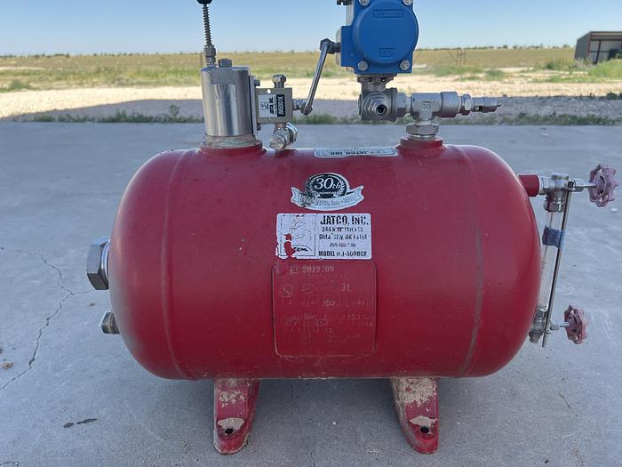 Used Blowcase, Horizontal, 8.9 gal, 200# for Sale in Texas