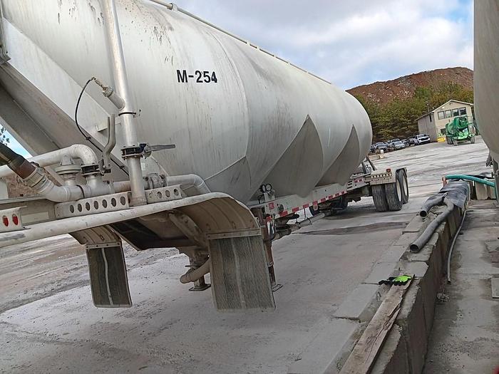 Used Stephens Pneumatic 1050 Cubic feet Dry Bulk Tanker for Sale at...