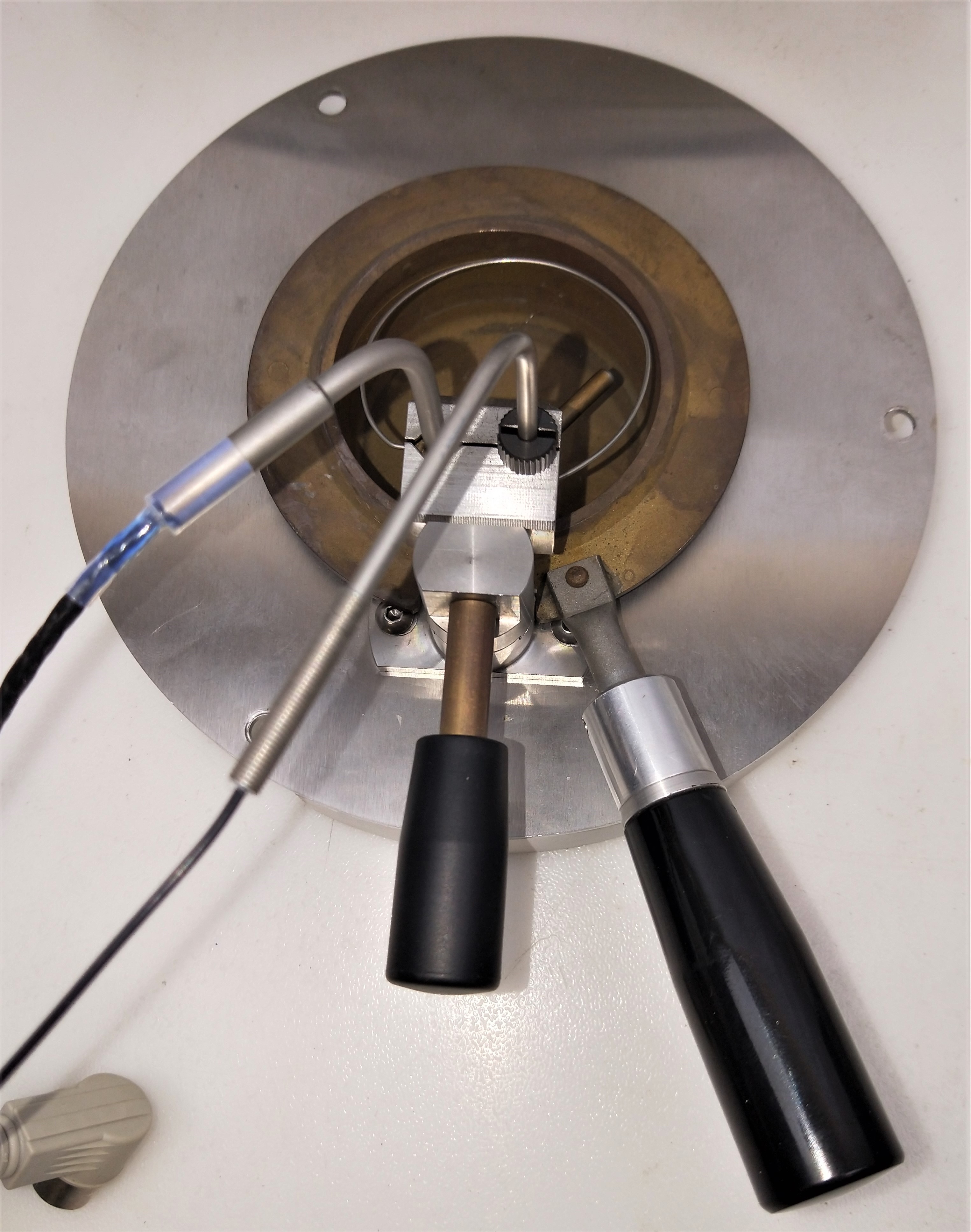 使用的Stanhope-Steta Multiflash 34000-0闪点测试仪在Chemistry RG Consultant Inc出售 ...