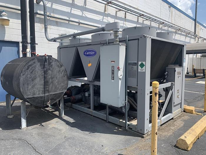 CARRIER CHILLER MODEL 30RBB1106-1-C-3 - CARRIER CHILLER