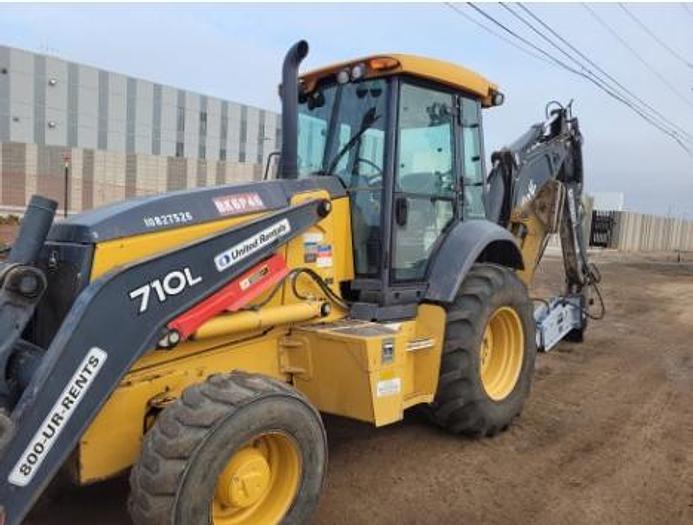 Used 2018 John Deere 710L Backhoe for Sale in Bakersfield, California