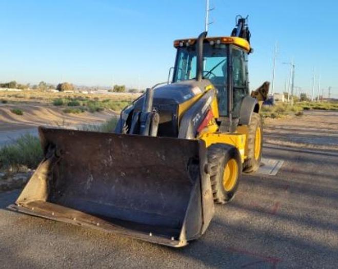 Used 2018 John Deere 710L Backhoe for Sale in Bakersfield, California