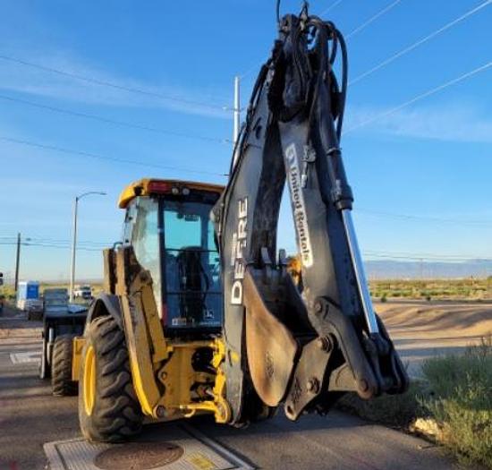 Used 2018 John Deere 710L Backhoe for Sale in Bakersfield, California