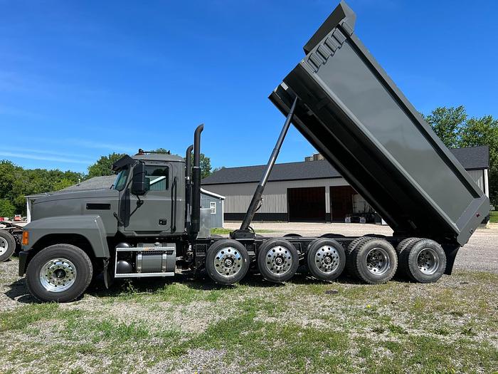 Used Sold 2018 Mack Pinnacle at Finley Truck Sales