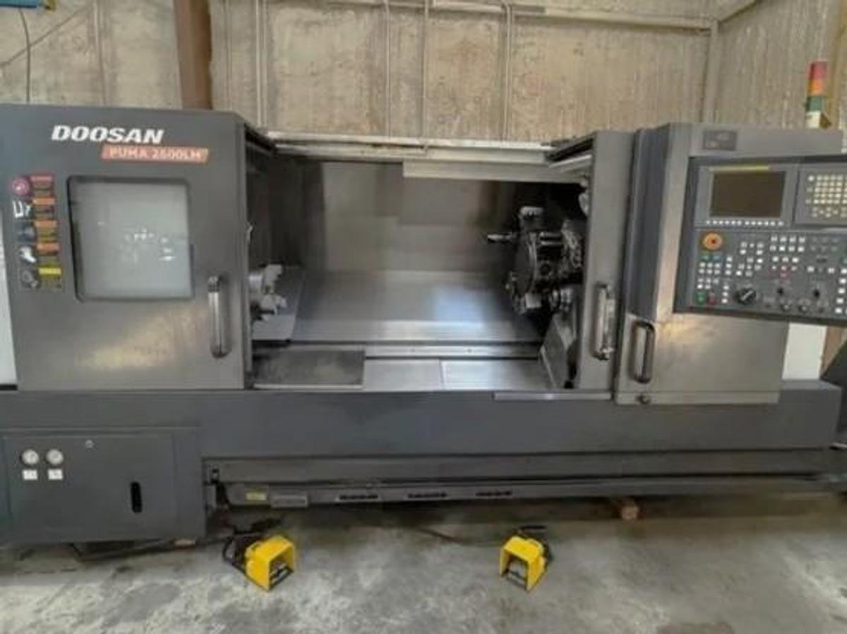 Used 2010 Doosan Puma 2600LM, 30.7" sw, 50.4" cc, C Axis, Milling ...