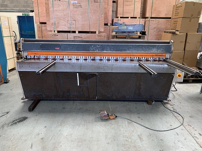 Metal Cutting Guillotines for Sale