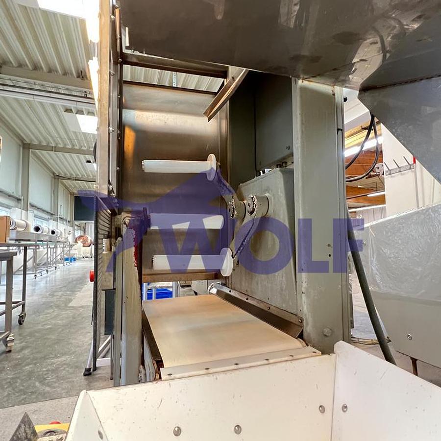 Used sugar pulling machine BEKBISSINGER - enclosed with a conveyor belt ...