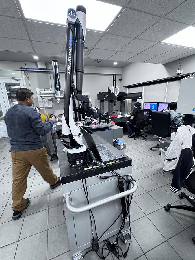 Used HEXAGON ABSOLUTE ARM V3P, 7 AXIS SCANNER AND PROBING for Sale ...