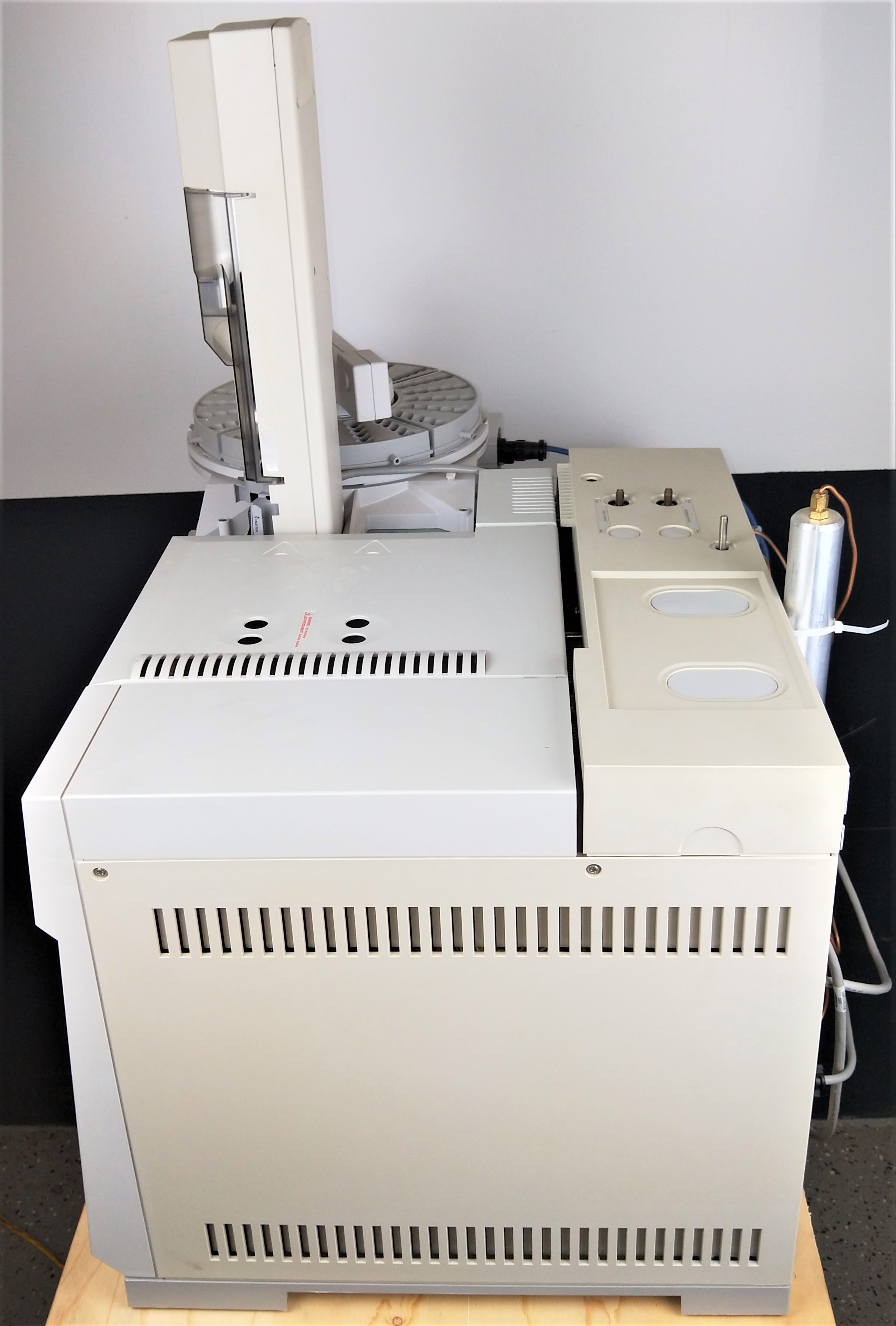 使用Agilent 6890N-5973N GC-MS系统与自动进样器，真空泵和许多配件销售… - yb体育app在线下载