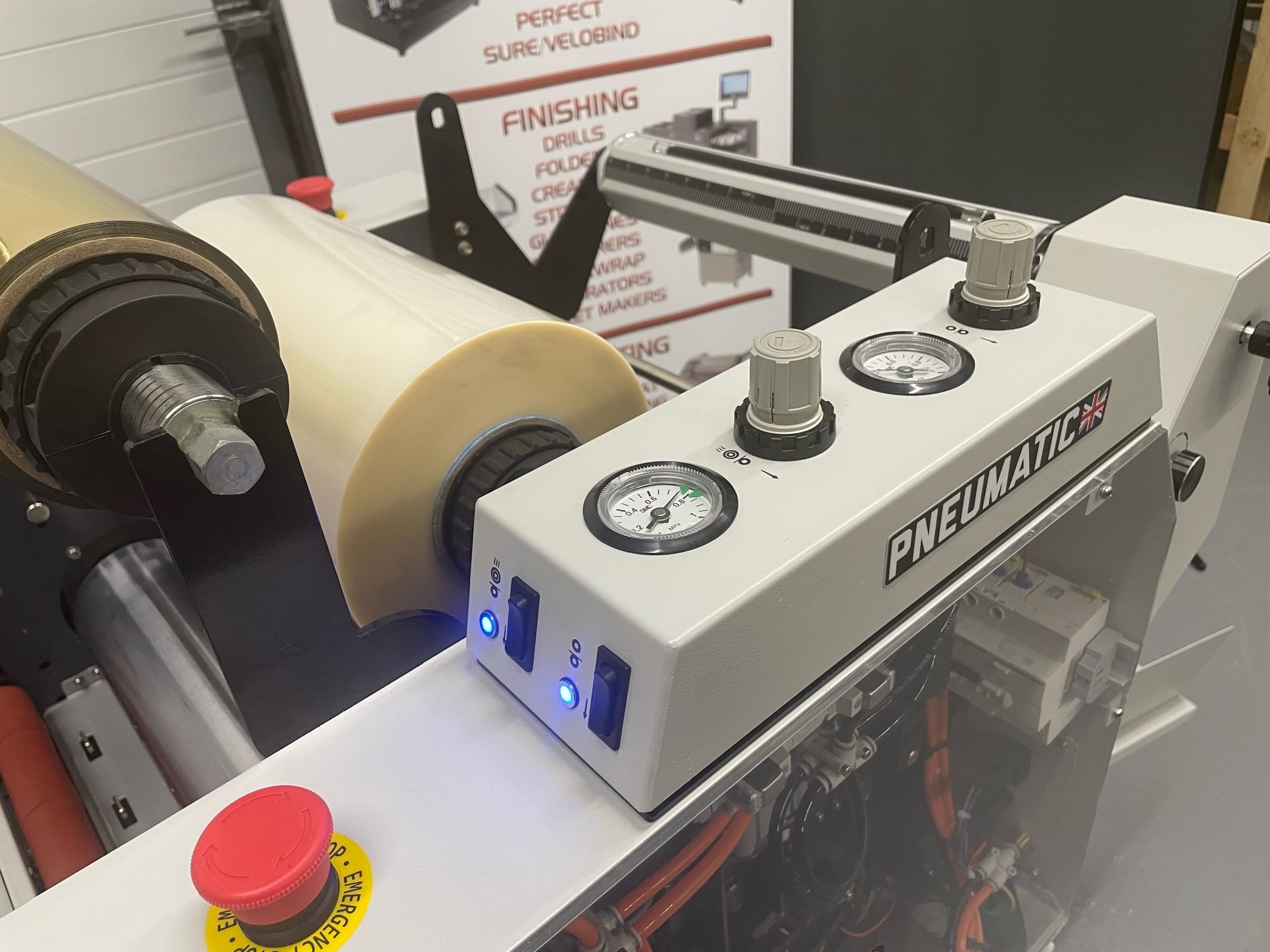 Matrix 370P Laminator with Omni-Flow Feeder