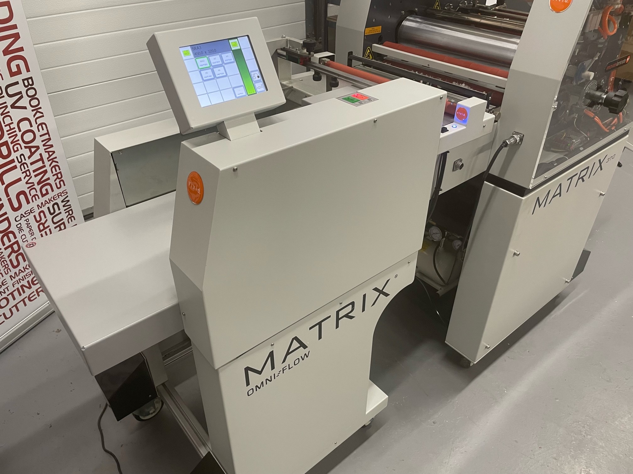 Matrix 370P Laminator with Omni-Flow Feeder