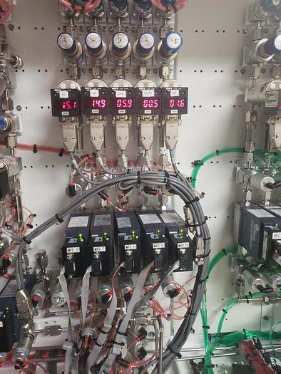 Used 1996 Applied Materials 5200 Centura Dry Etch Cluster Tool for ...