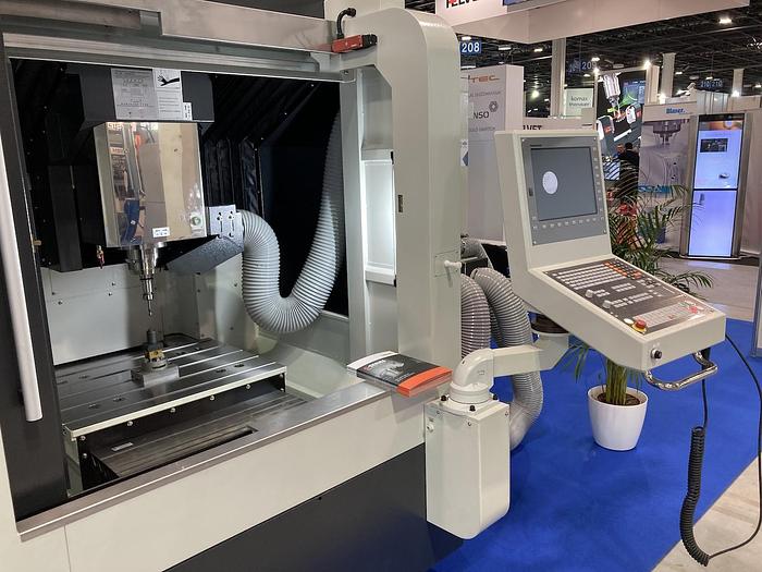 Used 2017 TAKUMI G700 Graphite 3 axis machining center (ex DEMO machine ...