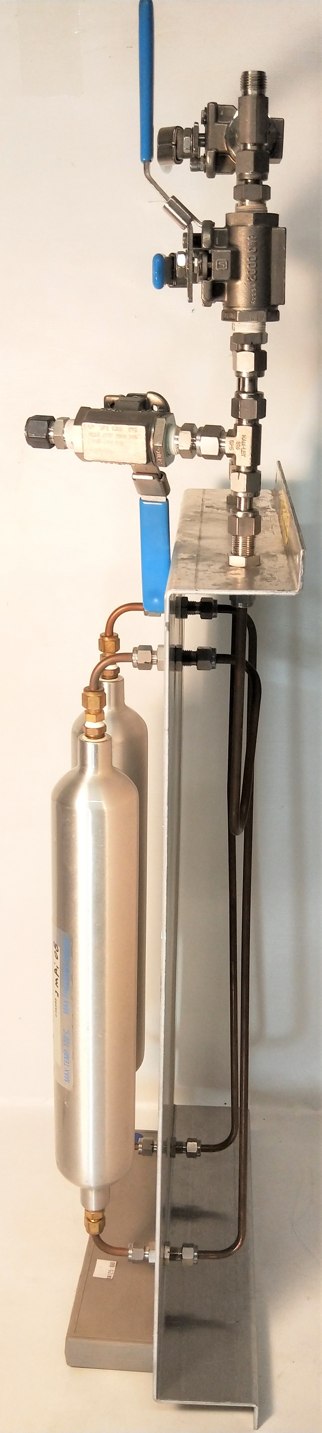 Used GCE Purifier Panel with ChromSpec Hydrocarbon and Moisture Traps ...