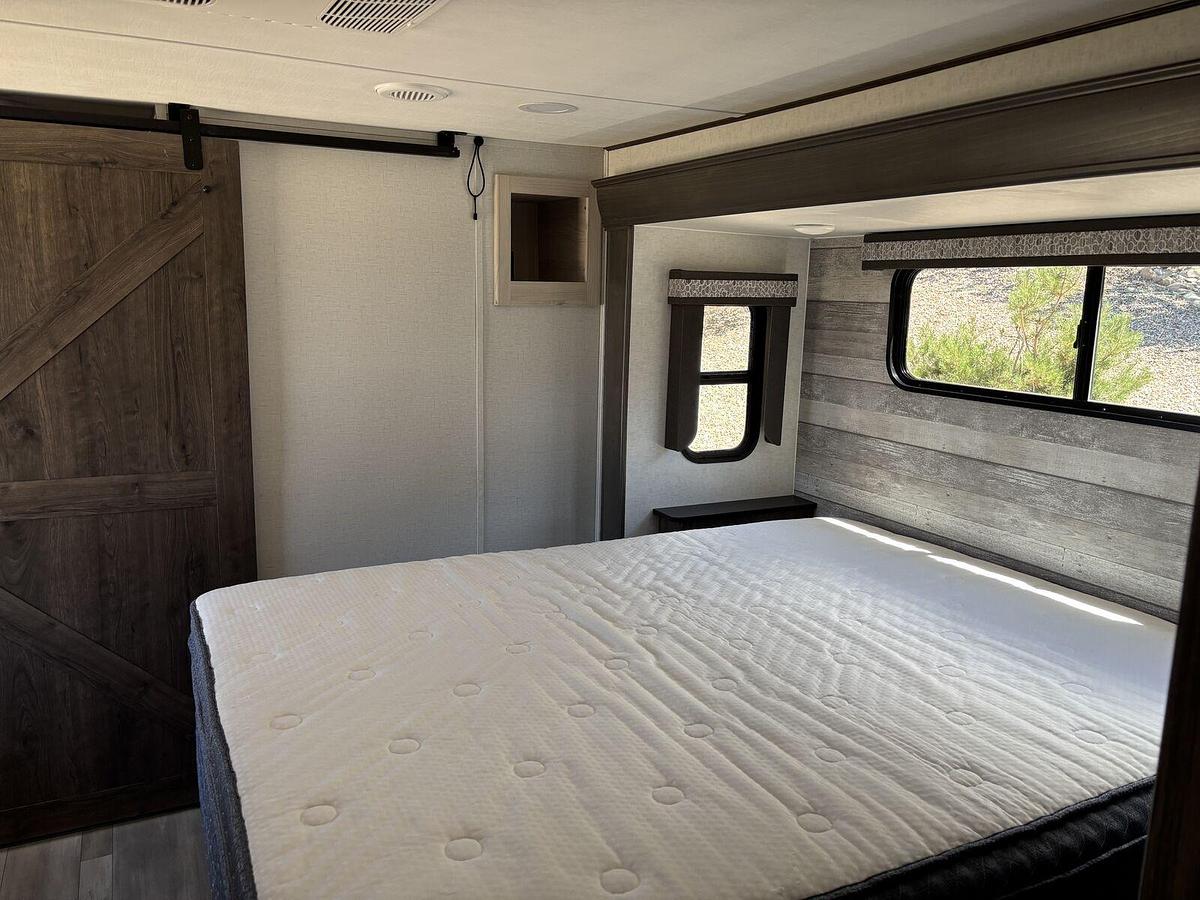 Used 2022 Alliance RV Paradigm 385 FL Fifth Wheel for Sale in Snyde...