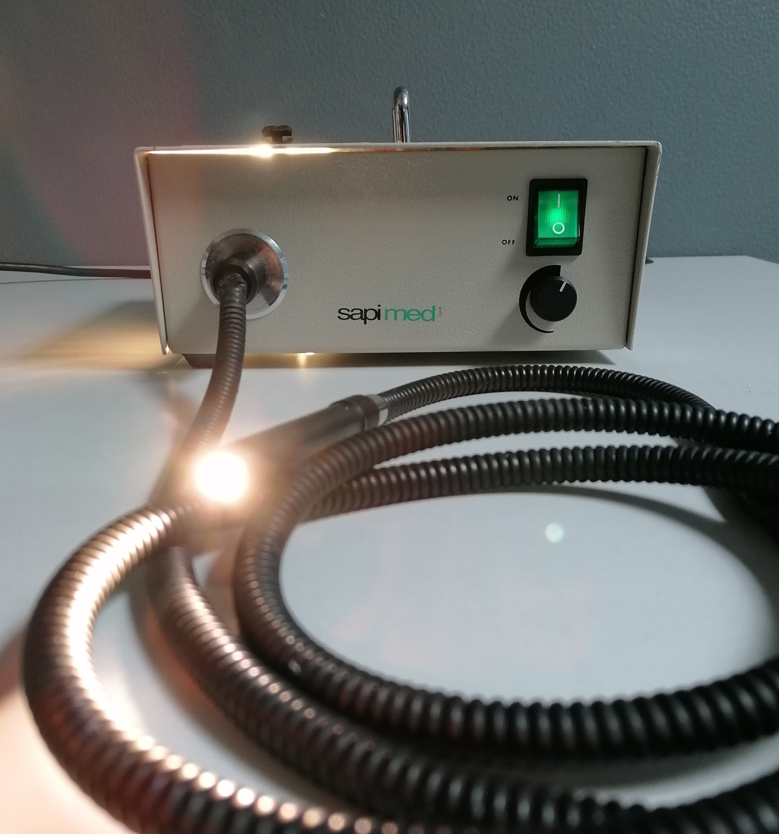 Gebraucht Sold Sapi Med Lichtquelle mit Kaltlichtkabel at Ultra Medical GmbH