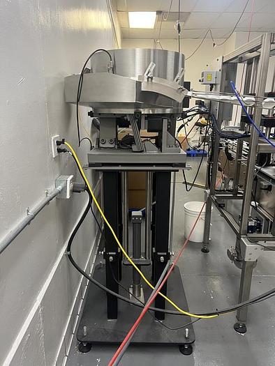 Used Capper, Inline, Chuck Screw Capper, Automatic, Cap Feeder #C745456 ...