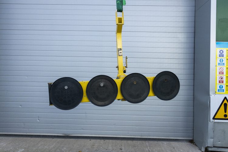 Used 2004 Wood's Powr-Grip P11104 Glass Vacuum Lifter for Sale ...