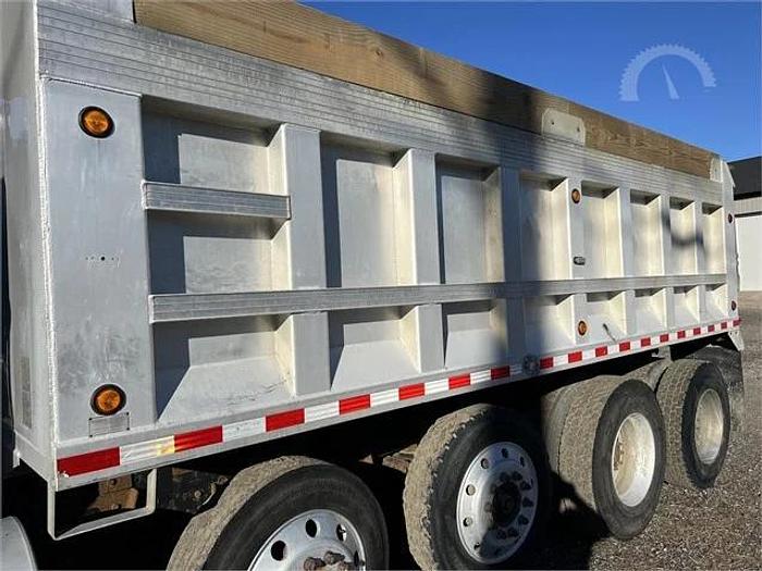 Used Sold 2001 Mack CH613 at Finley Truck Sales