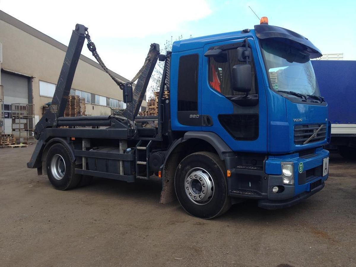Used 2007 Volvo FE 320 – Hooklift / Roll-Off Truck for Sale in Bres...